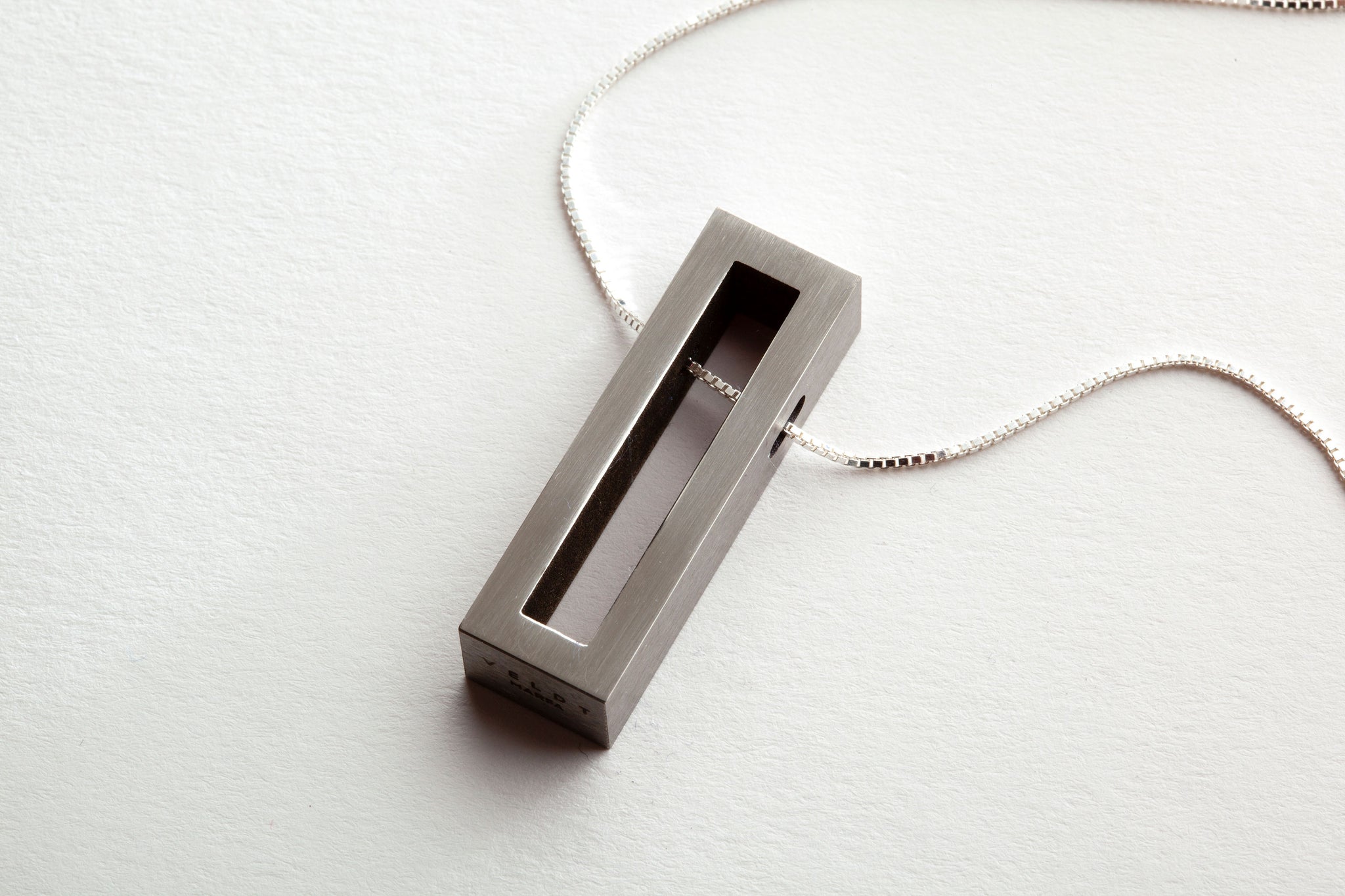 PILLAR TITANIUM – VELDT STUDIO